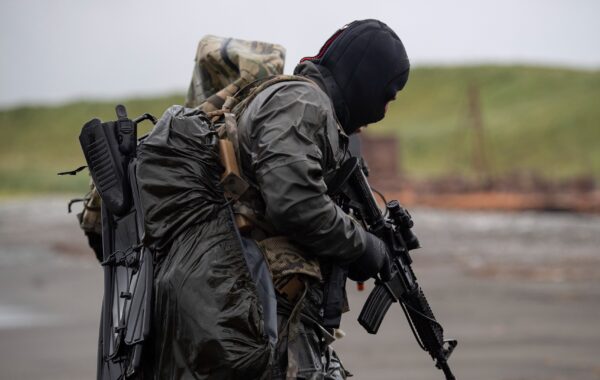 SEAL Team Partners with Conventional Fleet in Arctic Operation Polar ...