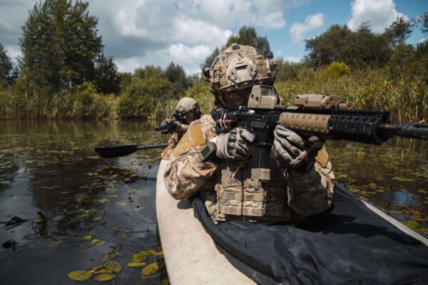 The Poloz-M16 Combat Kayak Ushers in a New Era for Ukrainian Special ...