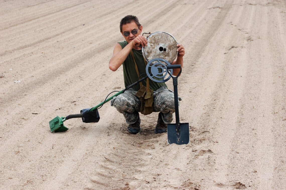 Ukraine's Battle Against Russian Laid Landmines – SOFX