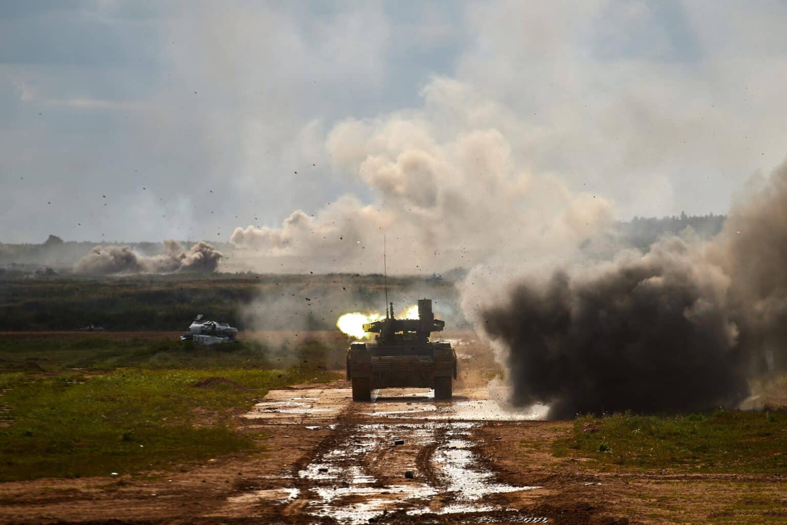 Ukrainian Two-Person Bradley Crew Triumphs Over Russian T-90 Tank – SOFX