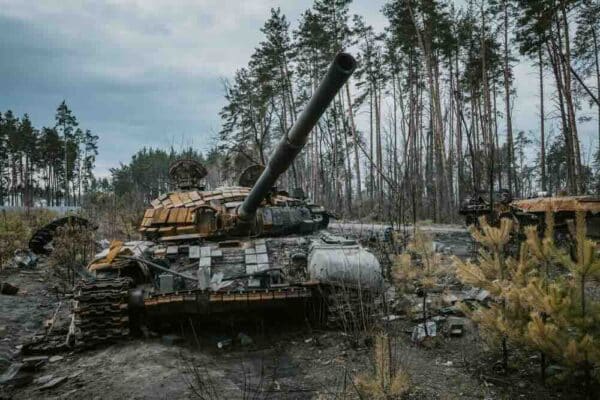 Ukrainian Forces Capture Russian 'Turtle Tank' in First Documented ...