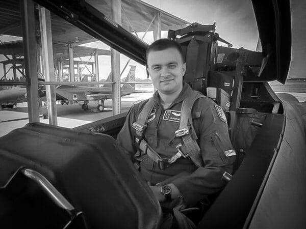 Ukrainian F-16 Pilot Dies in Crash During Russian Missile Barrage – SOFX