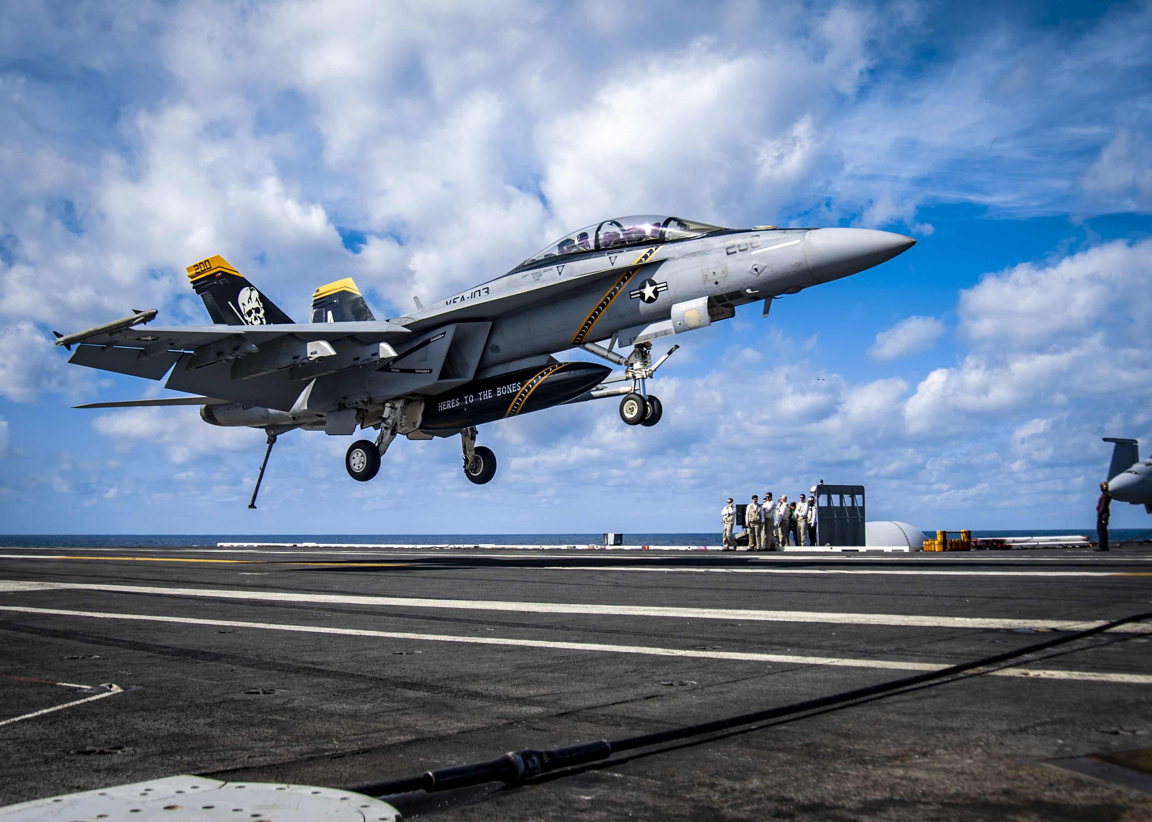 US Navy Cruiser Accidentally Shoots Down F/A-18 Fighter Jet Over Red Sea – SOFX