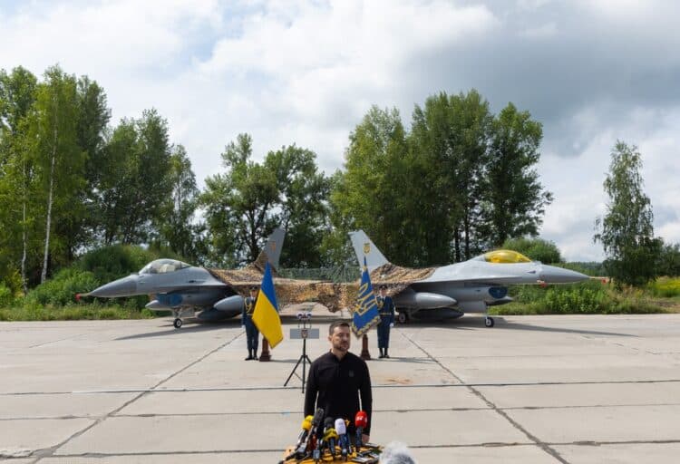 Ukrainian Pilot Confirms F-16 Jets Now Used for Electronic Intelligence ...