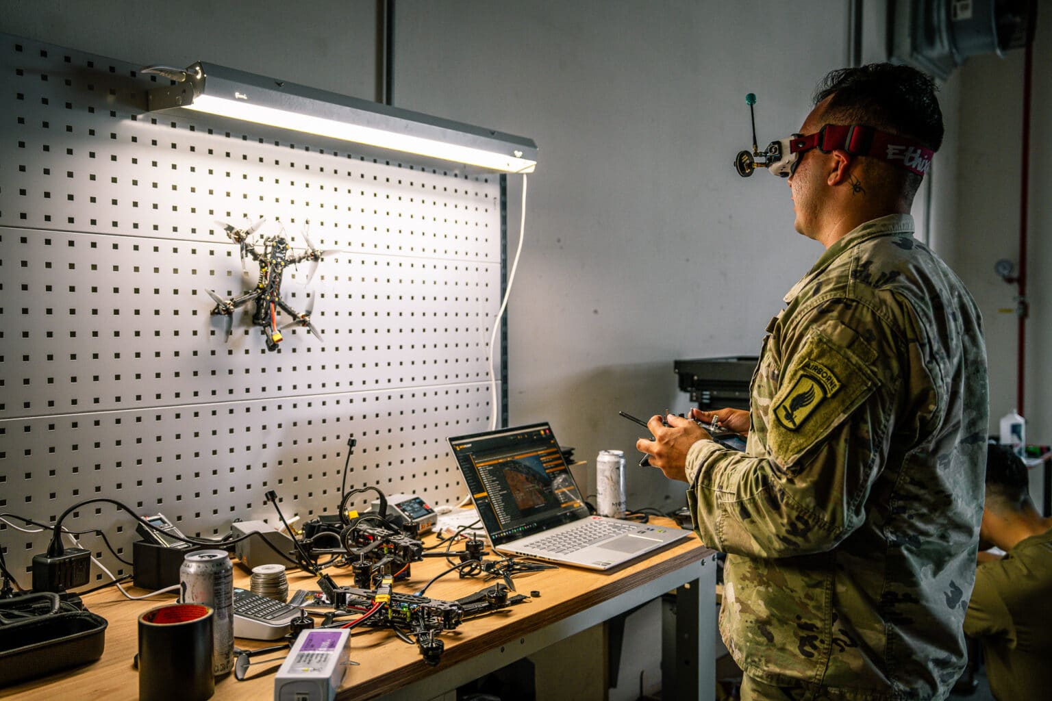 US Army’s 173rd Airborne Brigade Builds In-House FPV Drone Lab – SOFX
