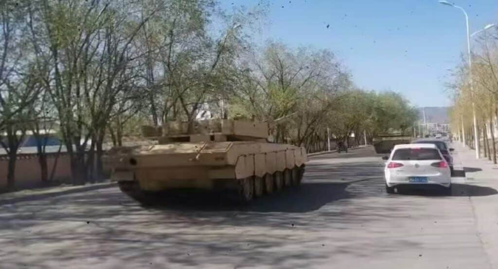 China Unveils Hybrid Tank with Diesel-Electric Power for Mountain ...