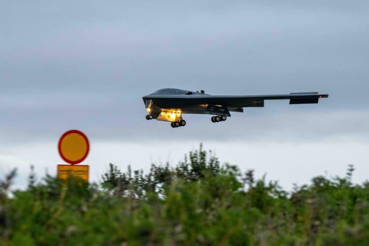 Hydraulic Failure Caused 2022 B-2 Crash at Whiteman Air Force Base ...