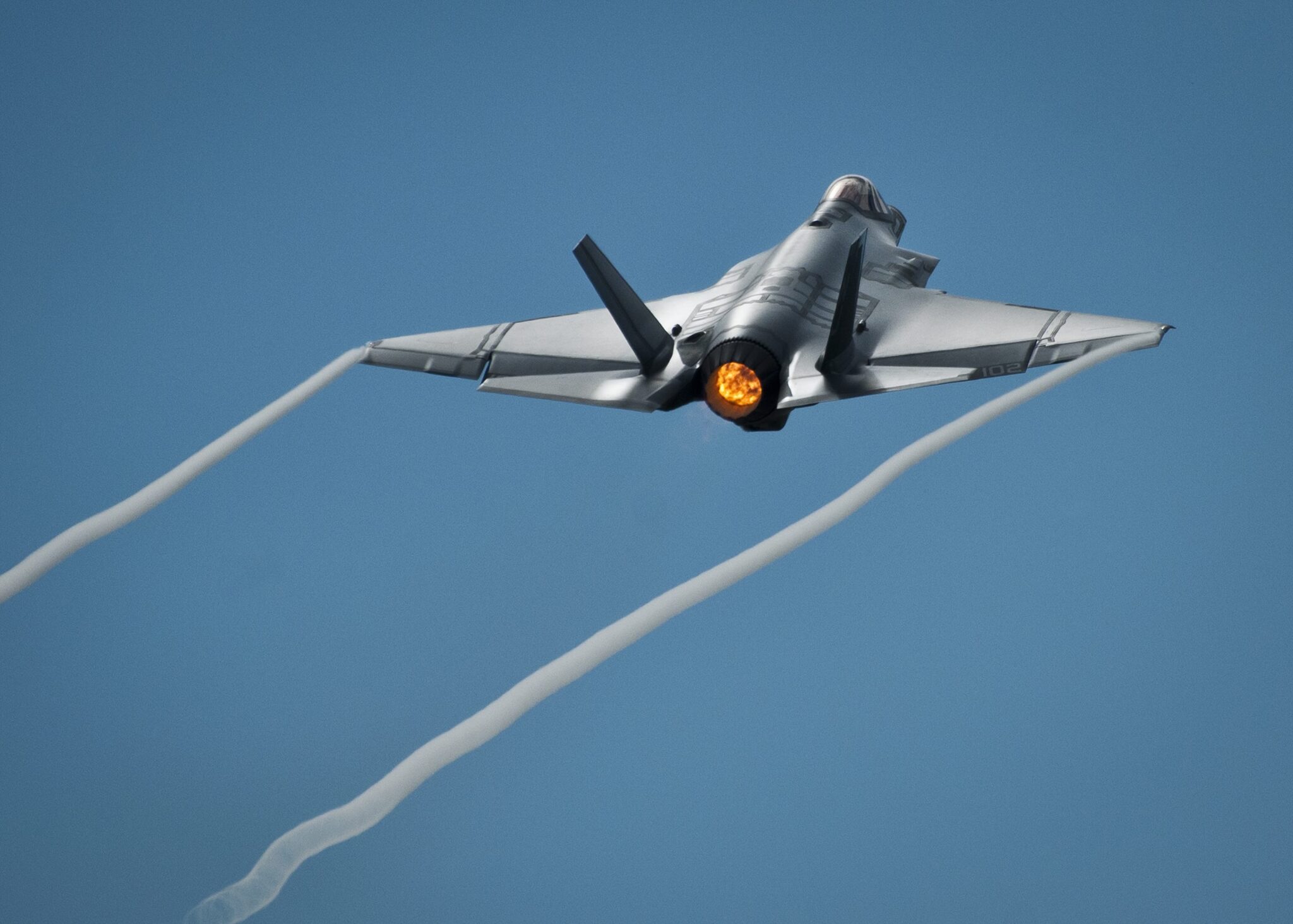 Navy F-35C Crashes Near NAS Lemoore After Pilot Ejects Safely – SOFX