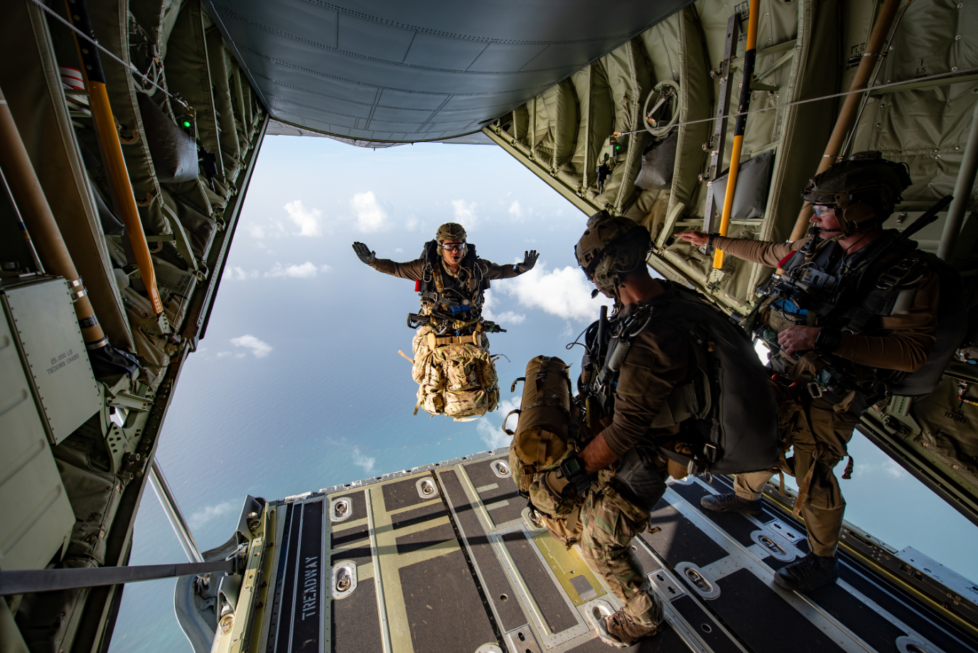 US Air Force Commandos Rehearse Caribbean Airfield Seizure Amid ...