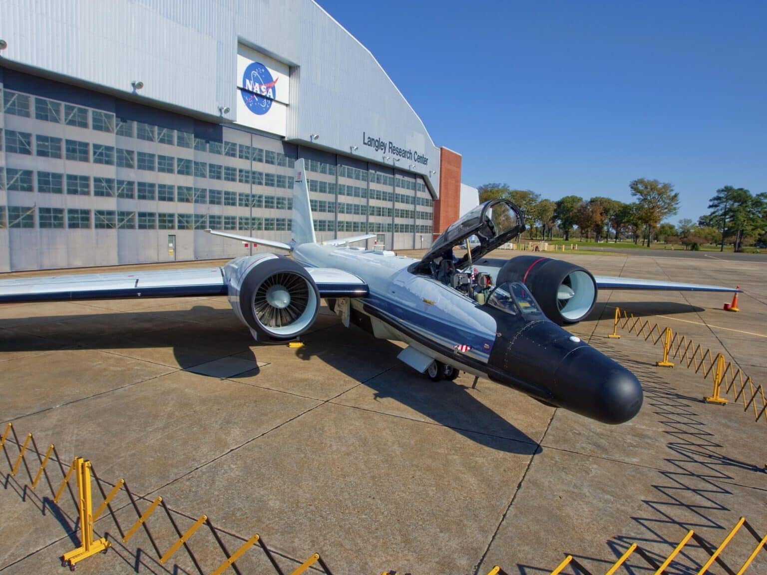 NASA Plane Makes Belly Landing at Ellington Airport – SOFX